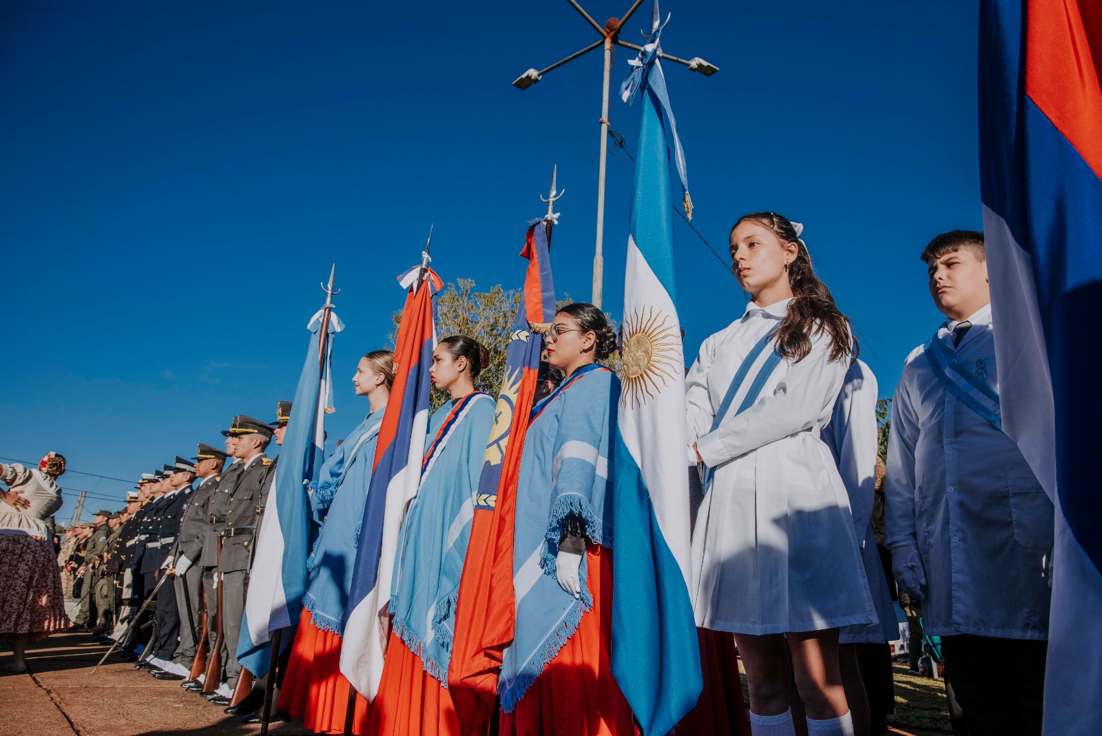Posadas celebró el Día de la Independencia con un emotivo acto en el ...